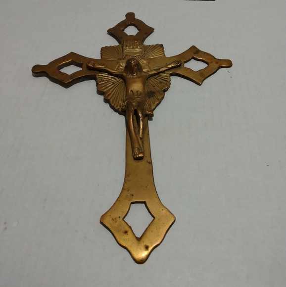 Wall Decor | Vtg Rustic Brass Crucifix | Poshmark